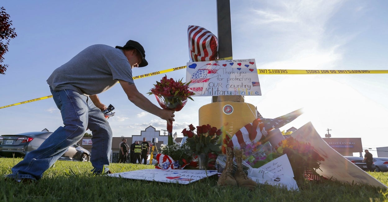 Chattanooga Shooting Aftermath in Photos: A Community Comes Together