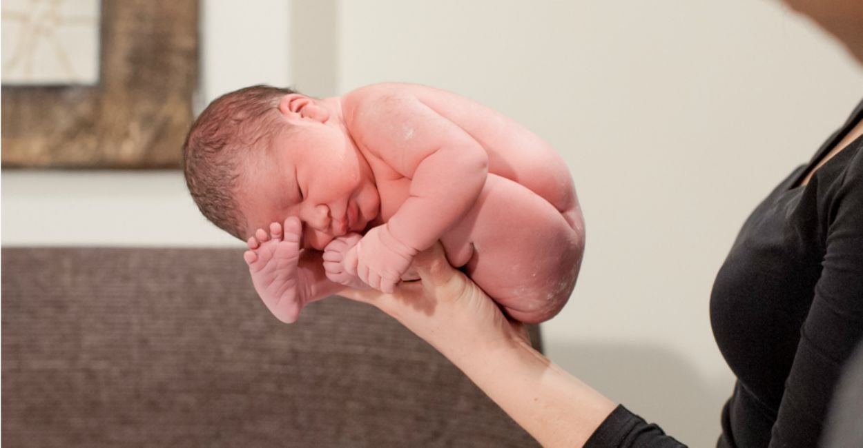 Birth Photos Capture Newborns in Special Pose