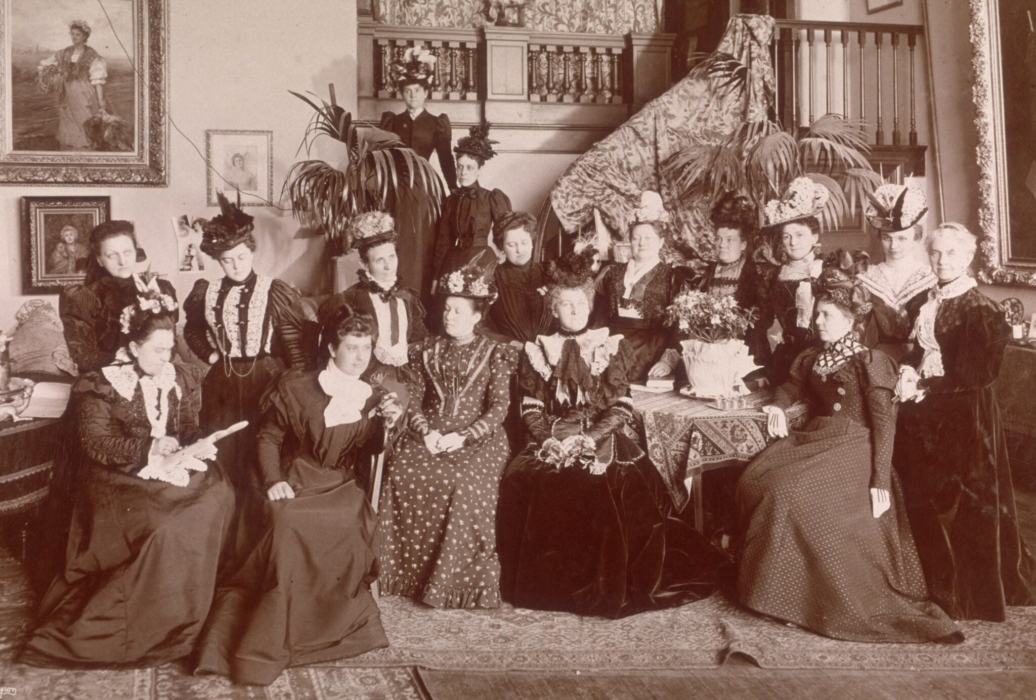 Daughters of American Revolution Adopts Rule Admitting Biological Men