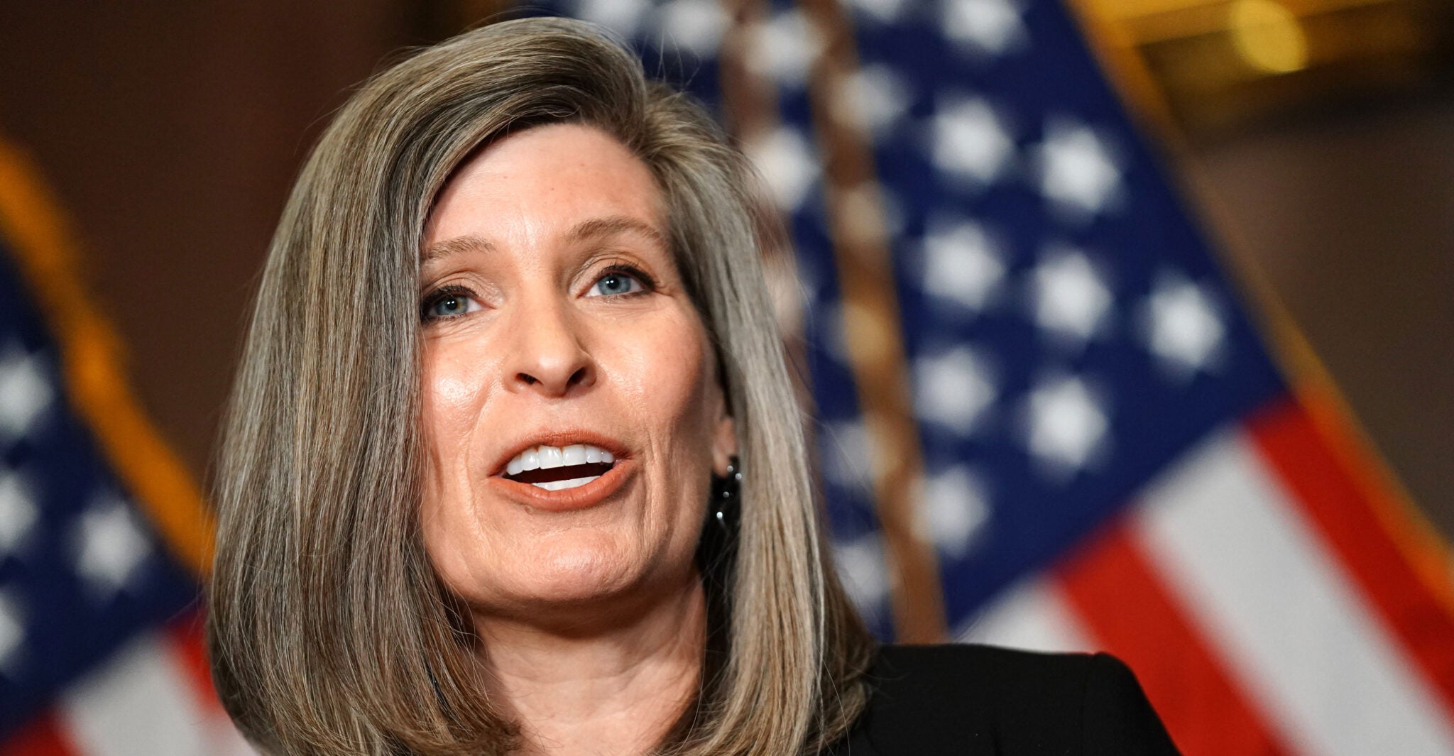 Joni Ernst Sends Musk’s DOGE ‘A Trillion Dollars’ Worth Of Ideas