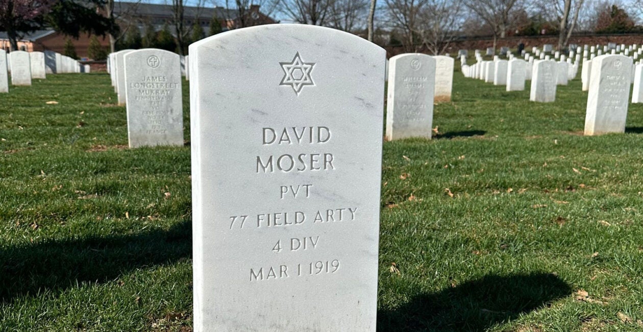 Legislation Aims to Honor Jewish Vets With Proper Headstones