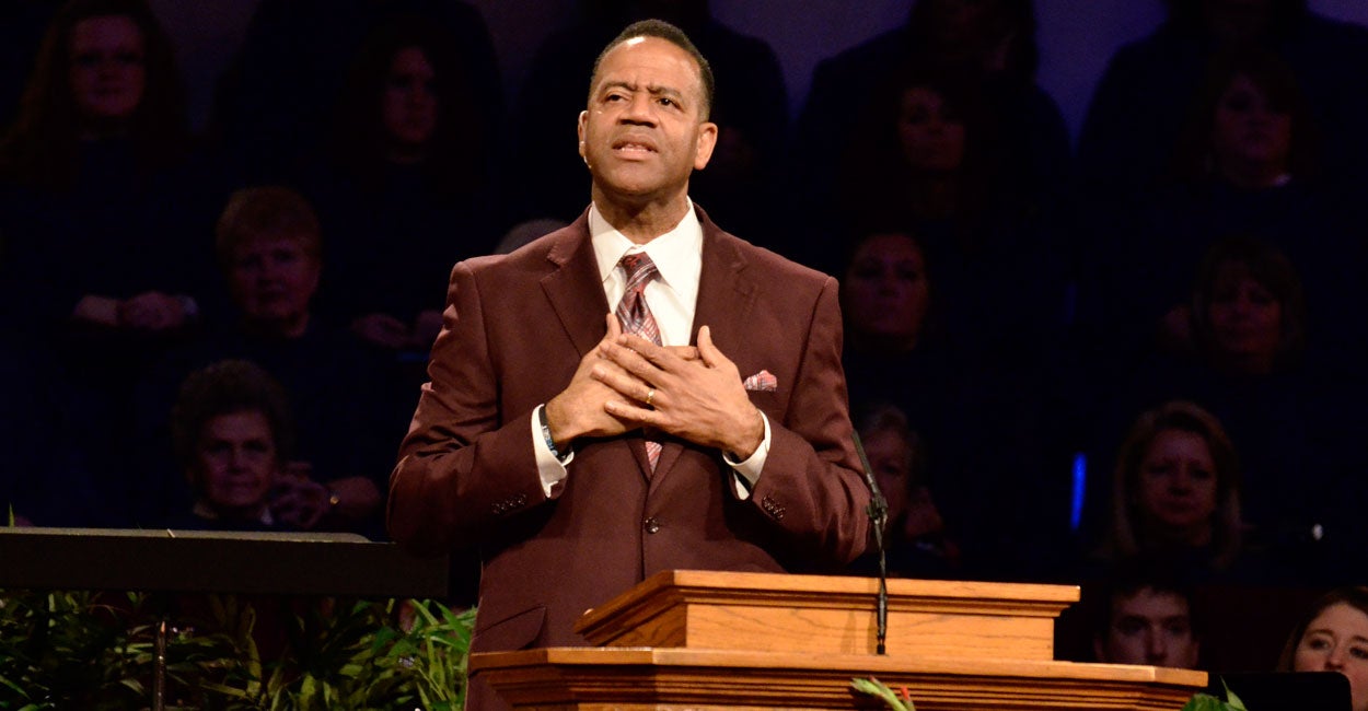 Democrats Unlikely Backers of Atlanta Fire Chief