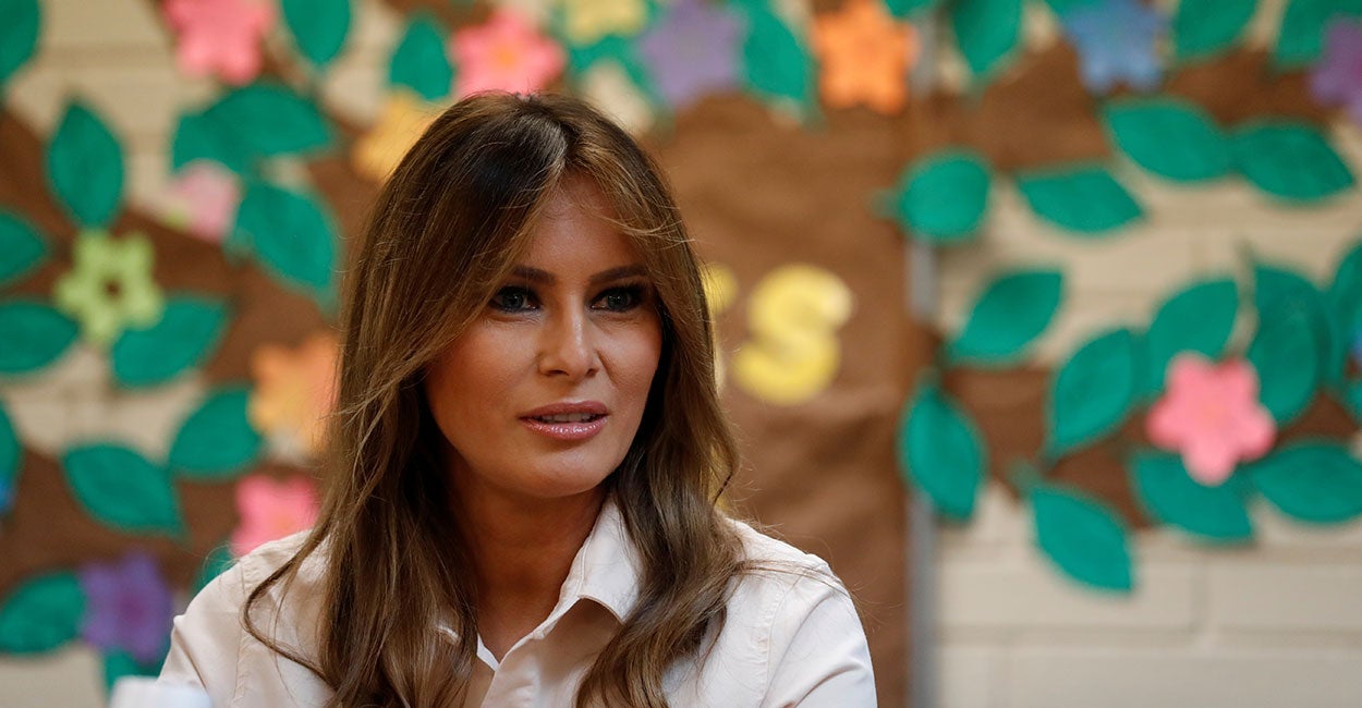 In Surprise Visit to Texas, First Lady Looks After Children at Border