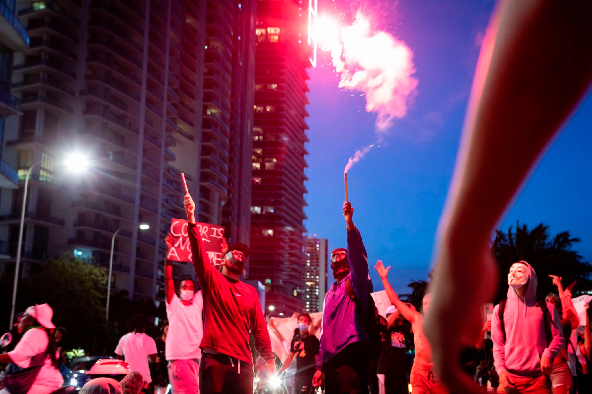 39 Photos Capture America’s Summer of Riots, Arson, and Looting