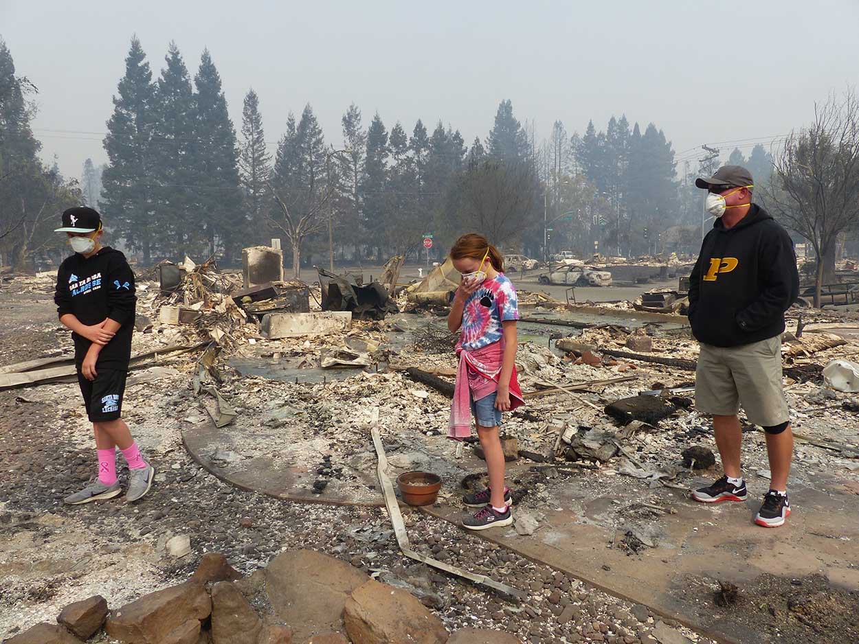 23 Photos of the Wildfires Burning Through California